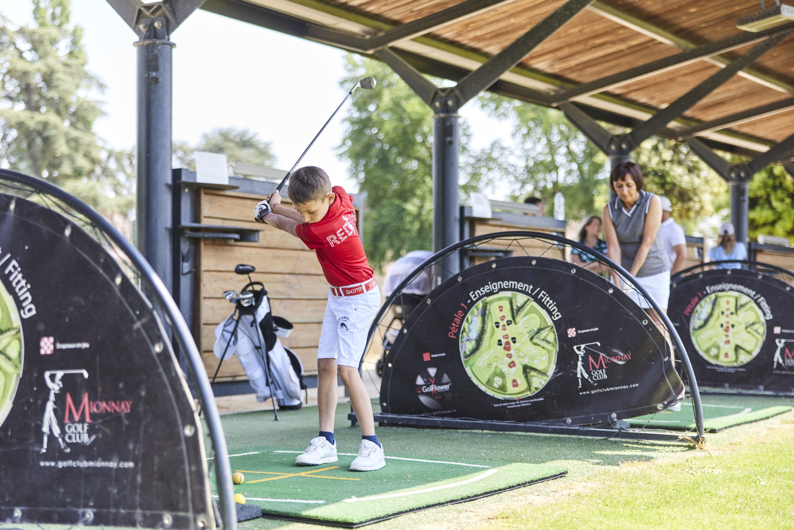Découvrez le golf : Un sport familial pour tous les âges ! - Ugolf